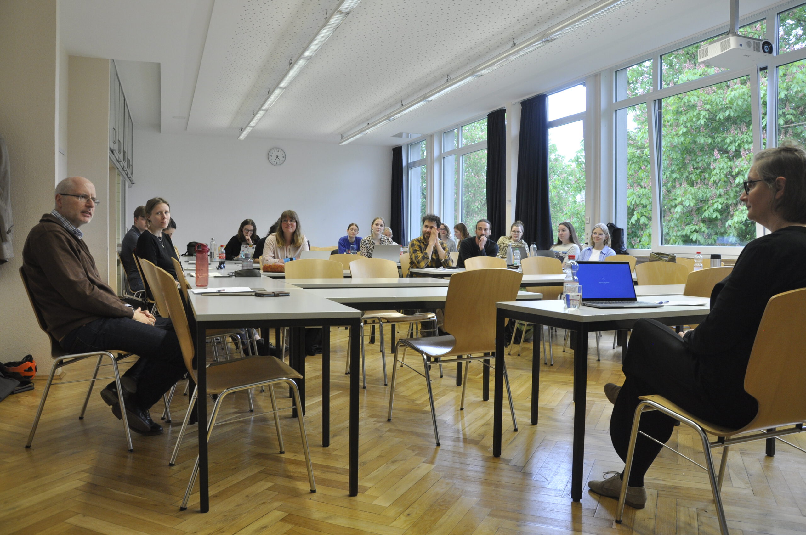Wissenschaft gleich Uni – Uni gleich Wissenschaft? - GERMANISTIK IM BERUF